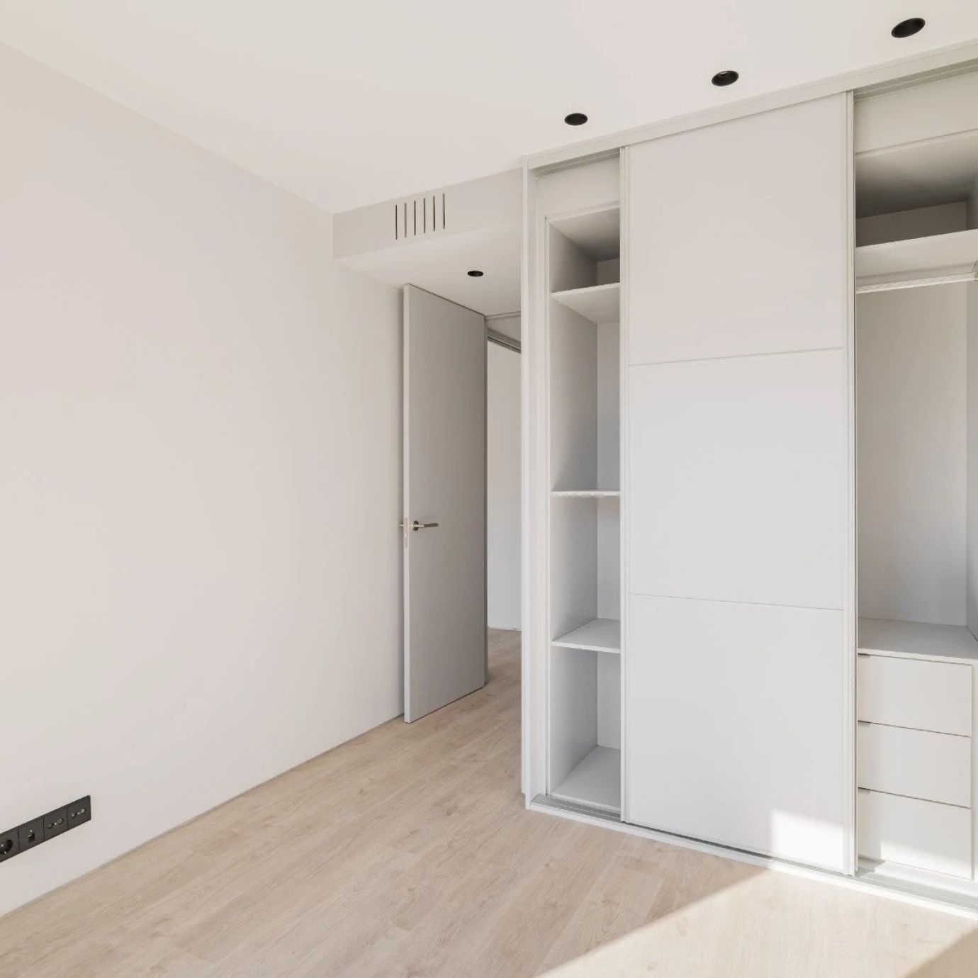 PC Henderson P C Henderson SlideLite 50 Sliding Wardrobe Door Kit ...